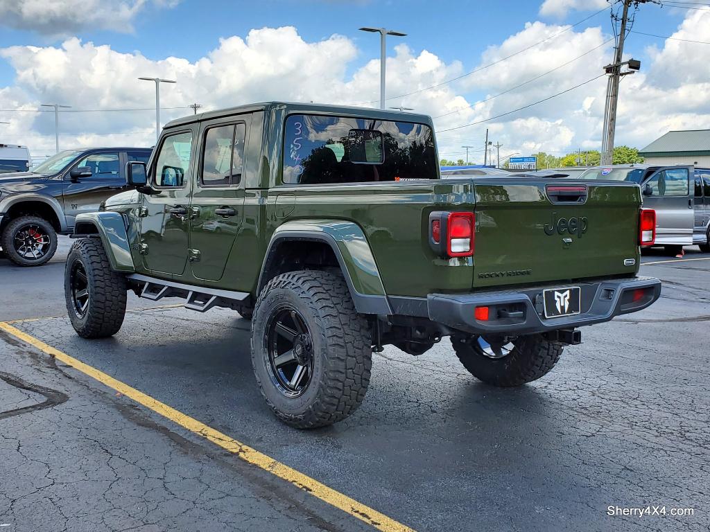 Lifted 2022 Jeep Gladiator - Rocky Ridge Trucks K2 | 30686T - Sherry 4x4