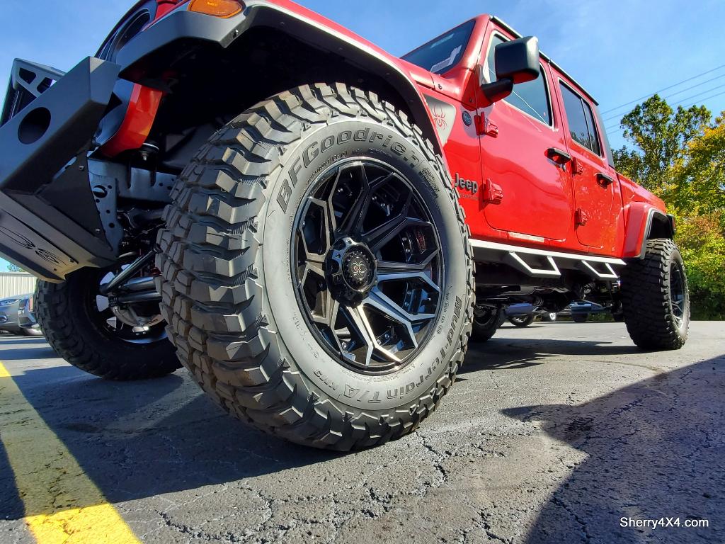 Lifted 2022 Jeep Gladiator - SCA Performance Black Widow | 30717T ...